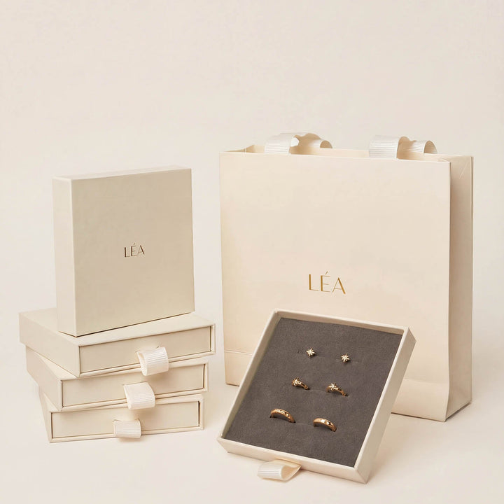 Clickers vs Hoops: What’s the Difference? | LÉA Jewels